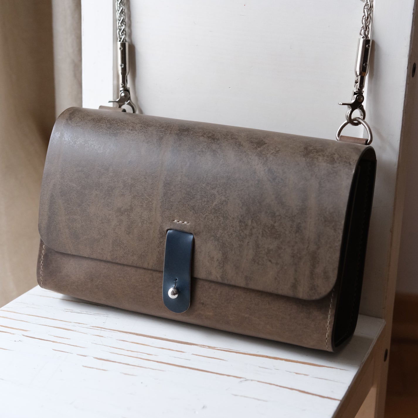 The Brigantine Bag – Crimson Hides