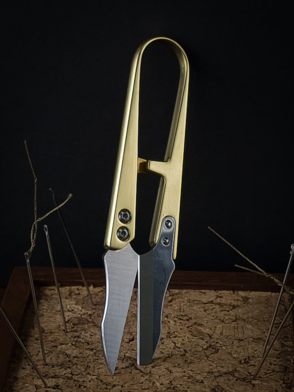 Brass Thread Nipper – Crimson Hides