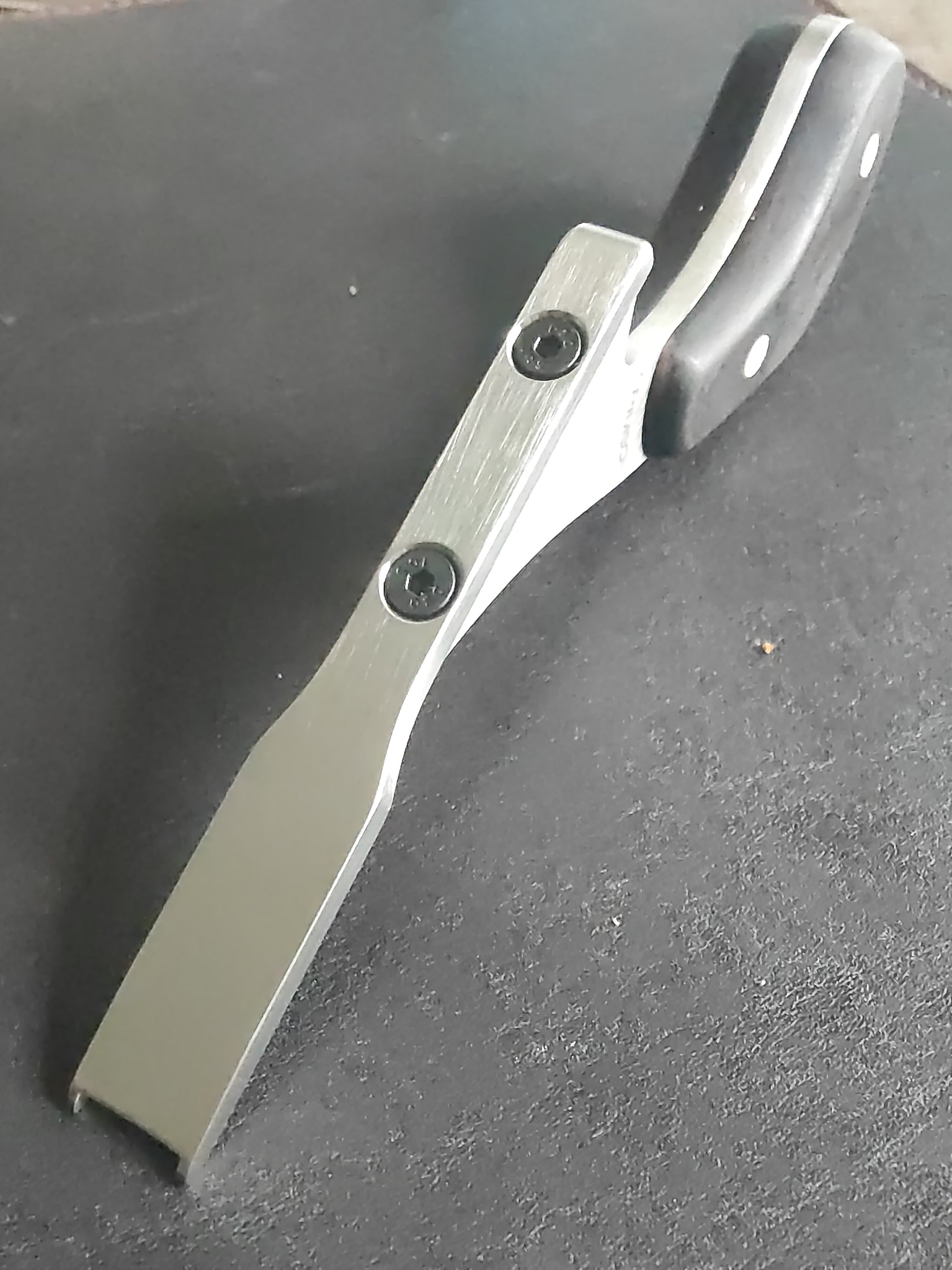 Crimson Arc Skiver – Crimson Hides